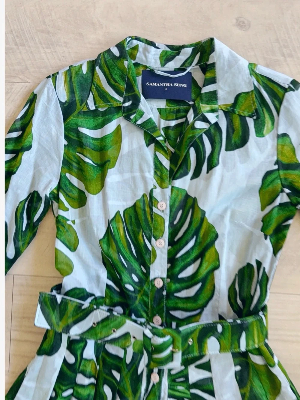 SAMANTHA SUNG | Dresses | Samantha Sung Tropical Leaf Buttonfront Shirt ...